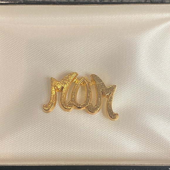Jewelry | Vintage Gold Tone Mom Mother Pin Brooch | Poshmark